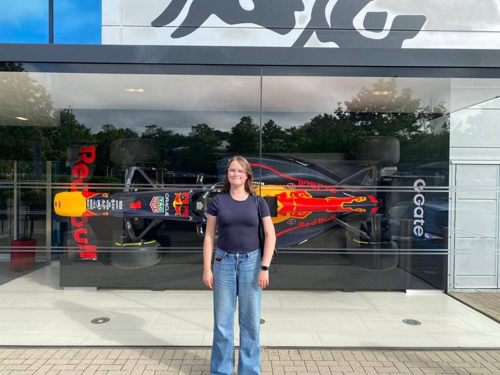 Emma reflects on first year as an Arkwright scholar – Vandyke Upper School